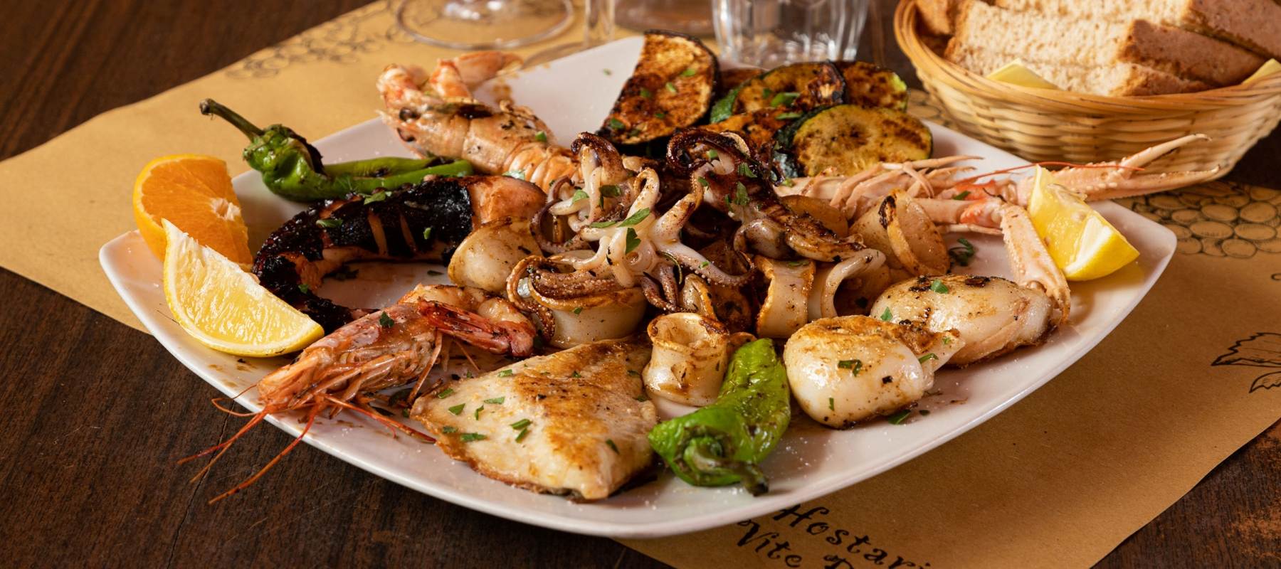 Our menù: appetizers, first courses, seconds, desserts, wines